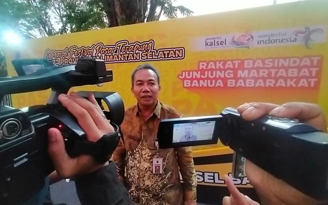 Dinas Pariwisata Pemprov Kalsel Membuka Festival Wisata Budaya Pasar ...